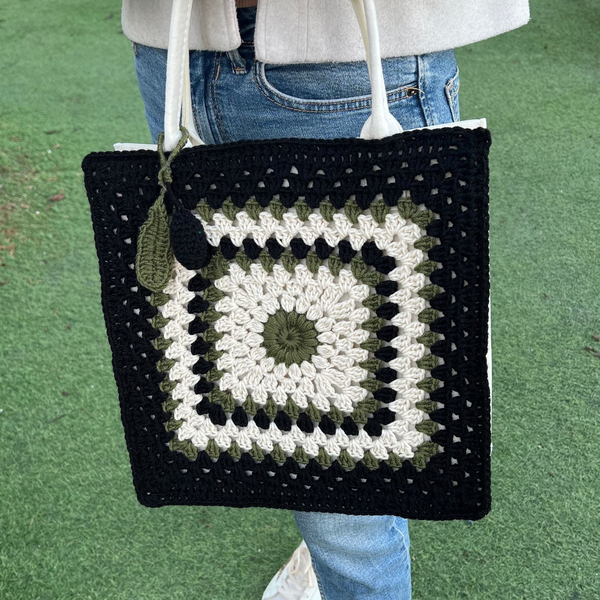 Hand-Crocheted Palestinian Olive Bag – Black & Cream Square Design ...